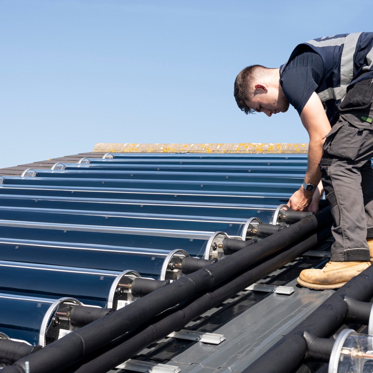 Panouri Fotovoltaice Termice, cu Tuburi Fotovoltaice Termice